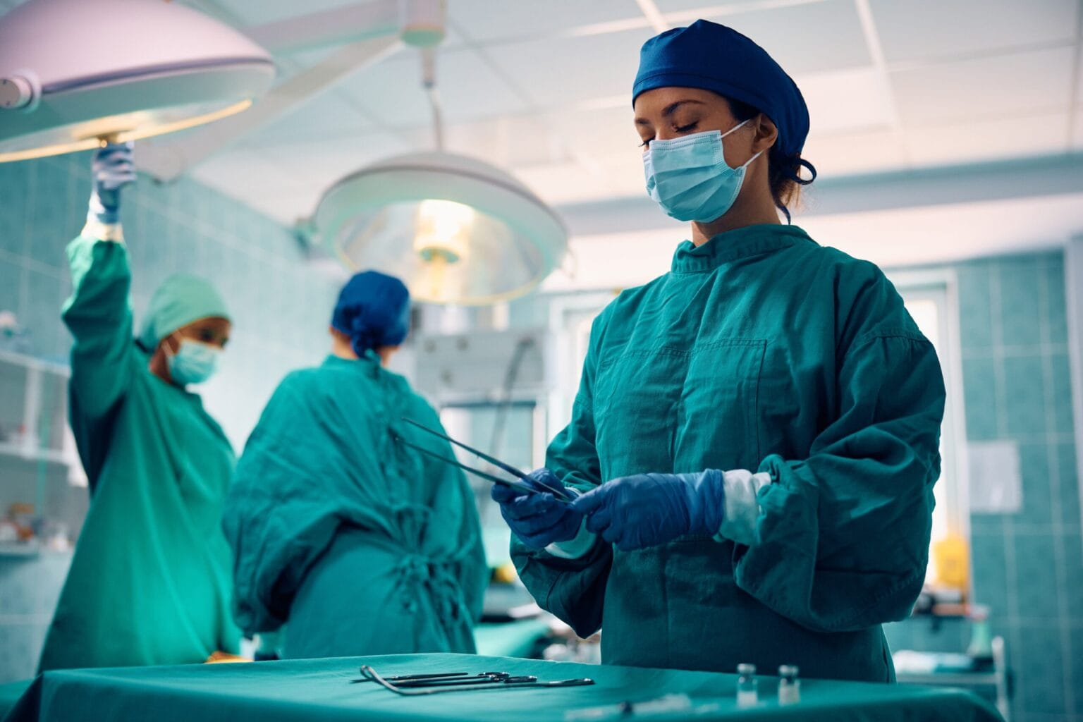 How Much Does a General Surgeon Make? 2025 Salary Breakdown + Free ...
